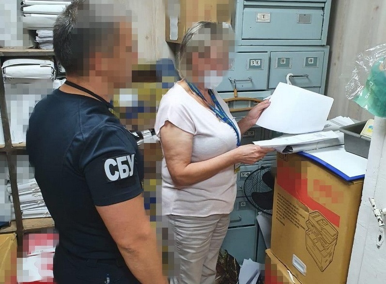 У Міграційній службі викрили працівників які видавали українські паспорти бойовикам Zmina