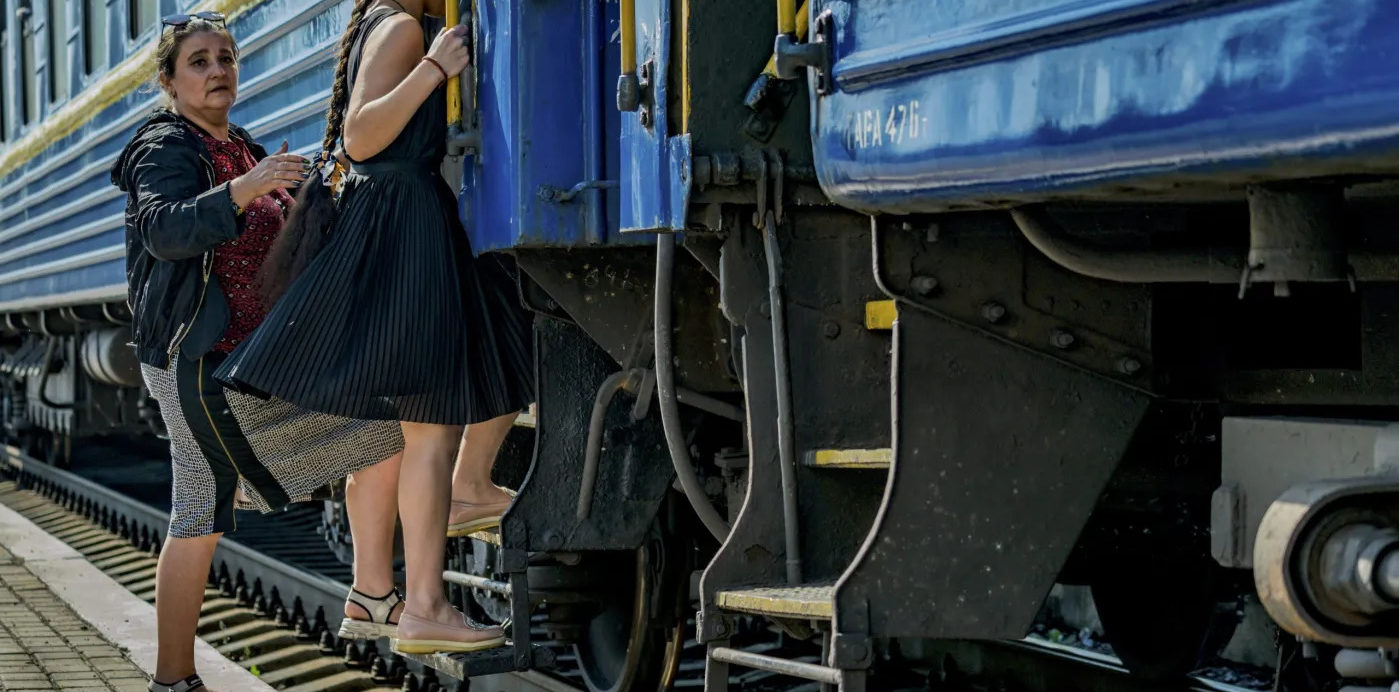 Укрзалізниця вдруге за свою історію запускає “жіночі купе” послугу тестують на чотирьох