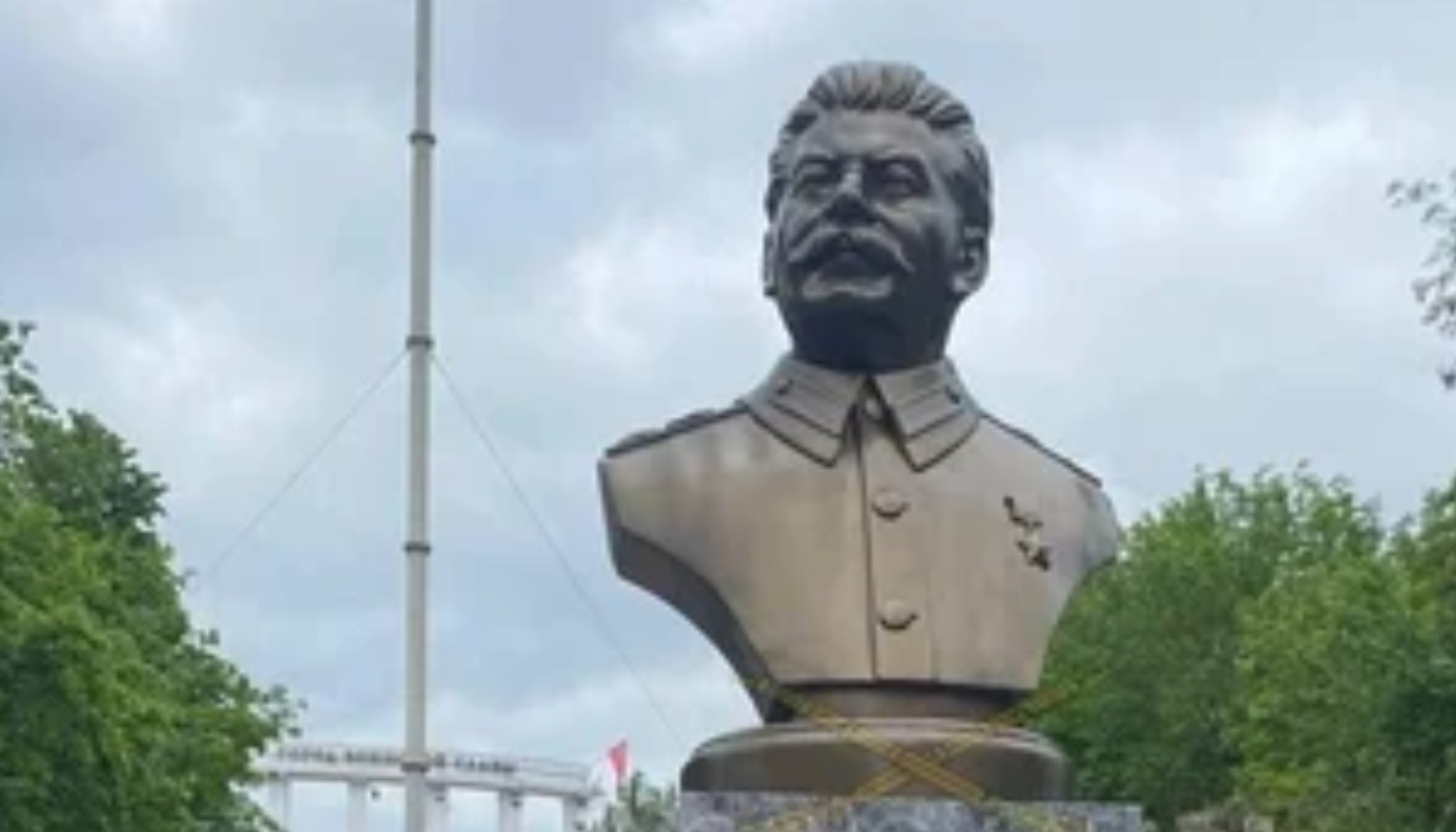 Russians erect Stalin monument in occupied Melitopol ZMINA
